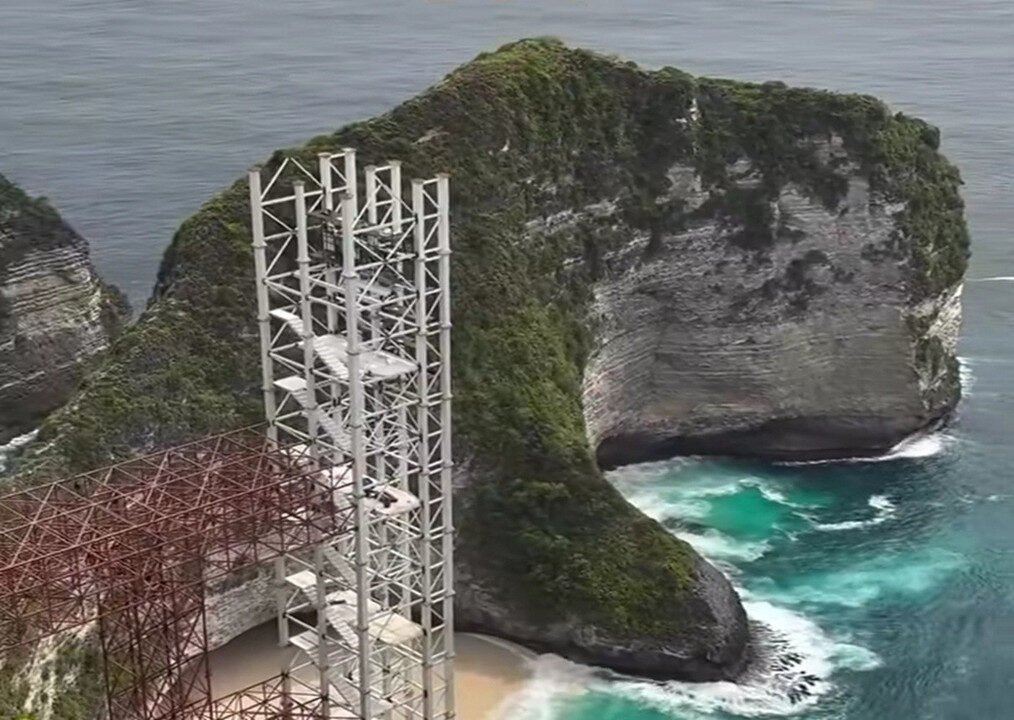 Gubernur Bali Hentikan dan Bongkar Proyek Lift Kaca Pantai Kelingking ...